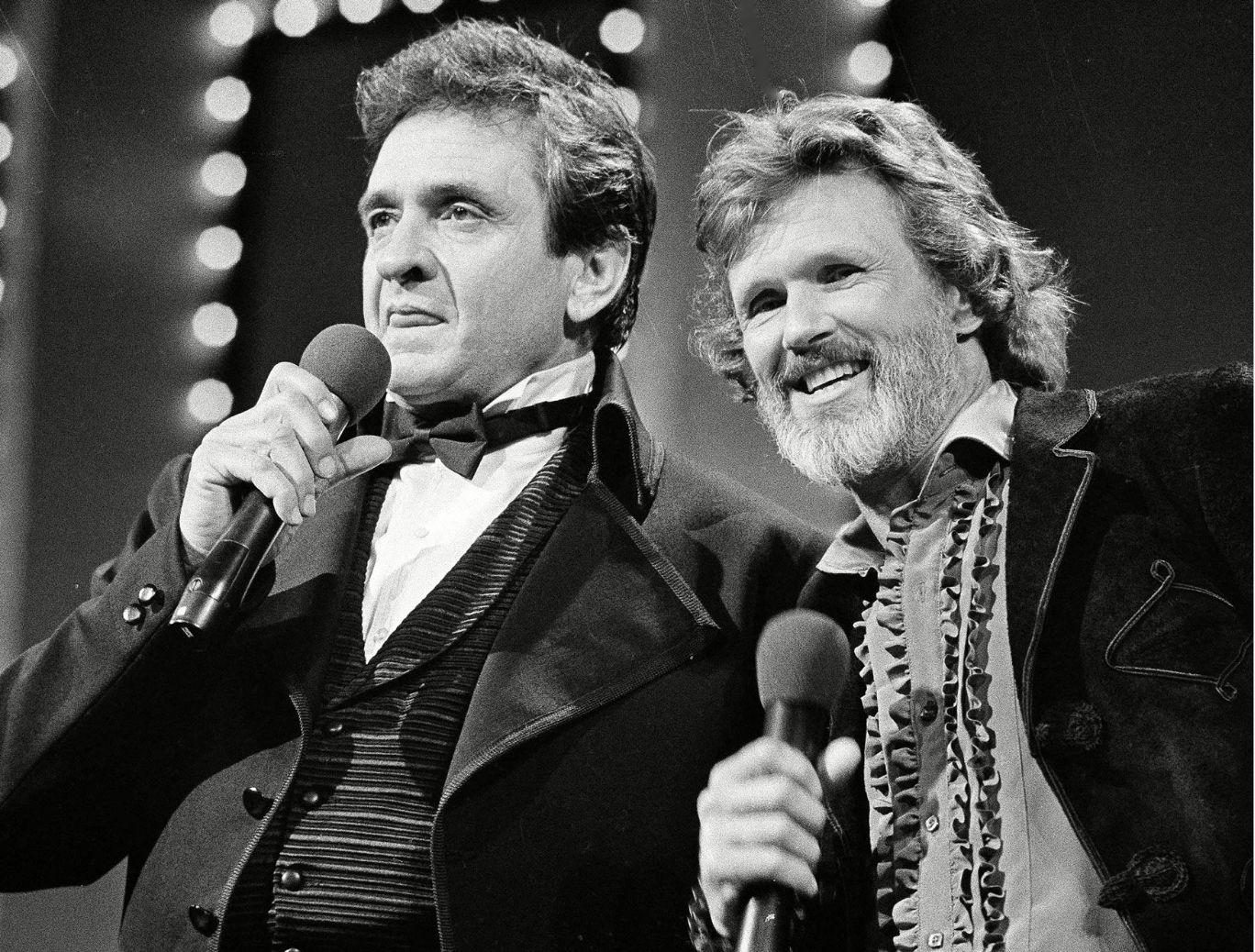 Kris Kristofferson & Johnny Cash – "Long Black Veil" (1993) – A Haunting Duet of Mystery, Regret ...